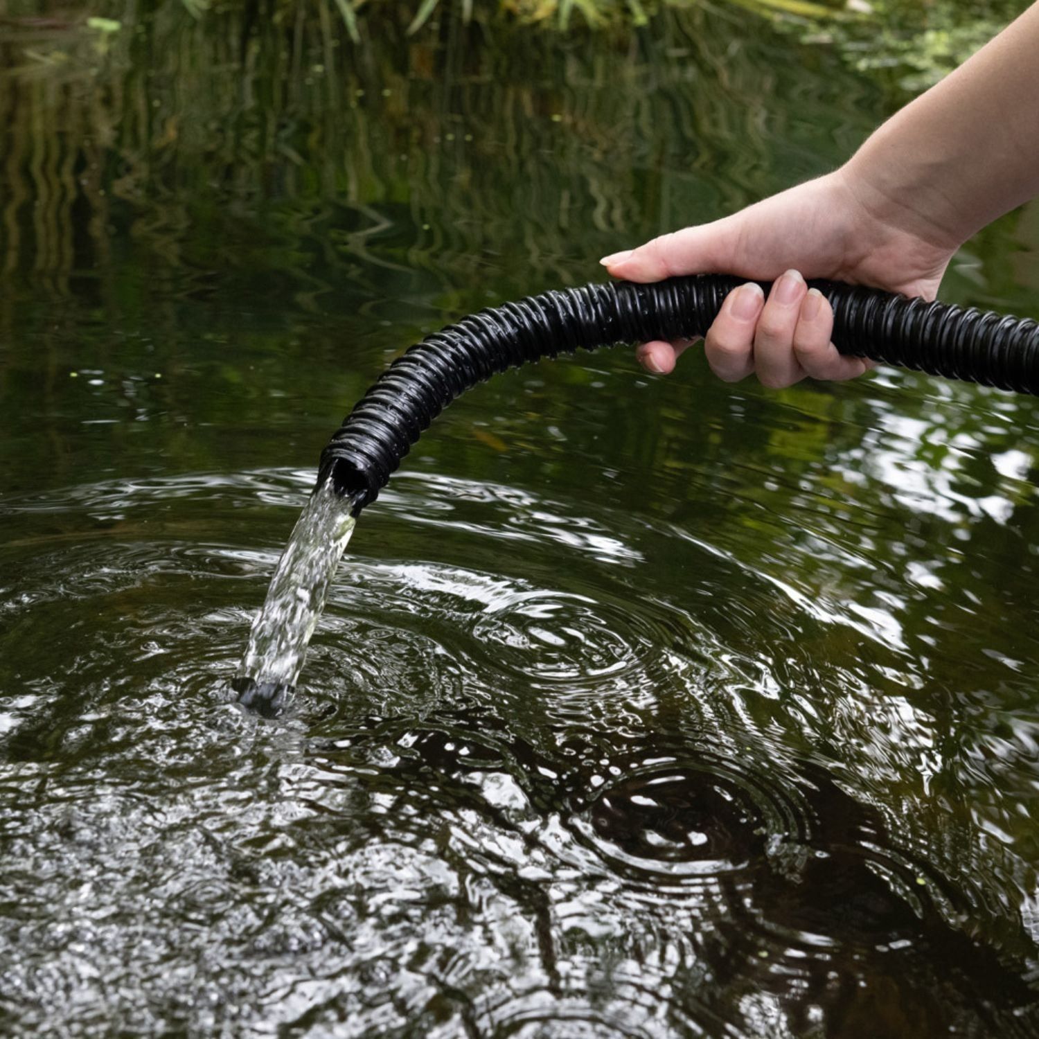 Flexible Reinforced Tubing with Clamps 20ft x 1 1/4" - Pennington ...